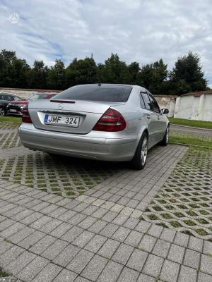 Серый Мерседес E 220 2002 в Каунас, объемом двигателя 2.15 л и пробегом 375 тыс. км за 1550 €, фото 6 на AUTOMOTO.COM.LV