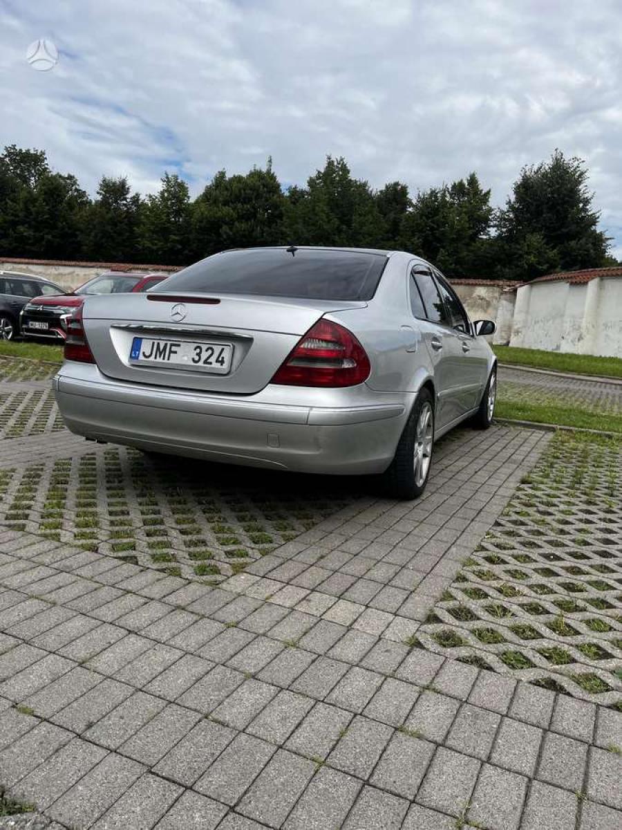 Серый Мерседес E 220 2002 в Каунас, объемом двигателя 2.15 л и пробегом 375 тыс. км за 1550 €, фото 6 на AUTOMOTO.COM.LV