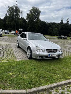 Серый Мерседес E 220 2002 в Каунас, объемом двигателя 2.15 л и пробегом 375 тыс. км за 1550 €, фото 9 на AUTOMOTO.COM.LV