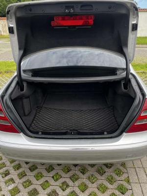 Серый Мерседес E 220 2002 в Каунас, объемом двигателя 2.15 л и пробегом 375 тыс. км за 1550 €, фото 16 на AUTOMOTO.COM.LV