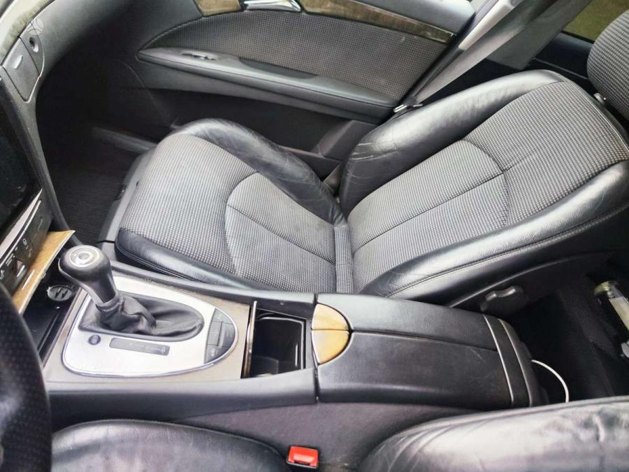 Серый Мерседес E 220 2002 в Каунас, объемом двигателя 2.15 л и пробегом 339 тыс. км за 1800 €, фото 21 на AUTOMOTO.COM.LV