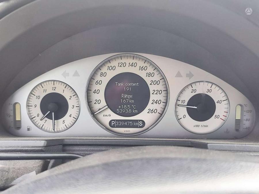 Серый Мерседес E 220 2002 в Каунас, объемом двигателя 2.15 л и пробегом 339 тыс. км за 1800 €, фото 25 на AUTOMOTO.COM.LV