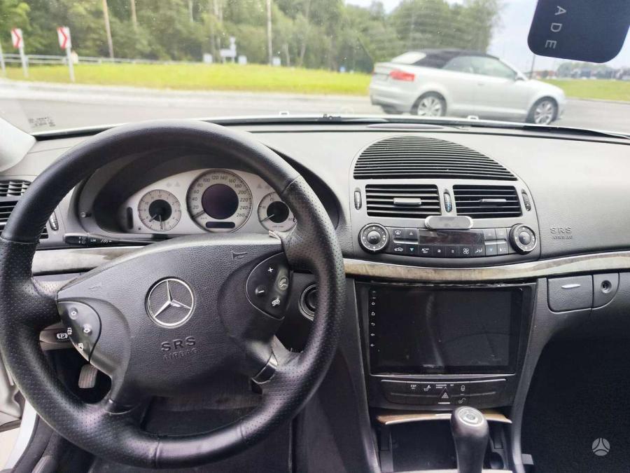 Серый Мерседес E 220 2002 в Каунас, объемом двигателя 2.15 л и пробегом 339 тыс. км за 1800 €, фото 26 на AUTOMOTO.COM.LV
