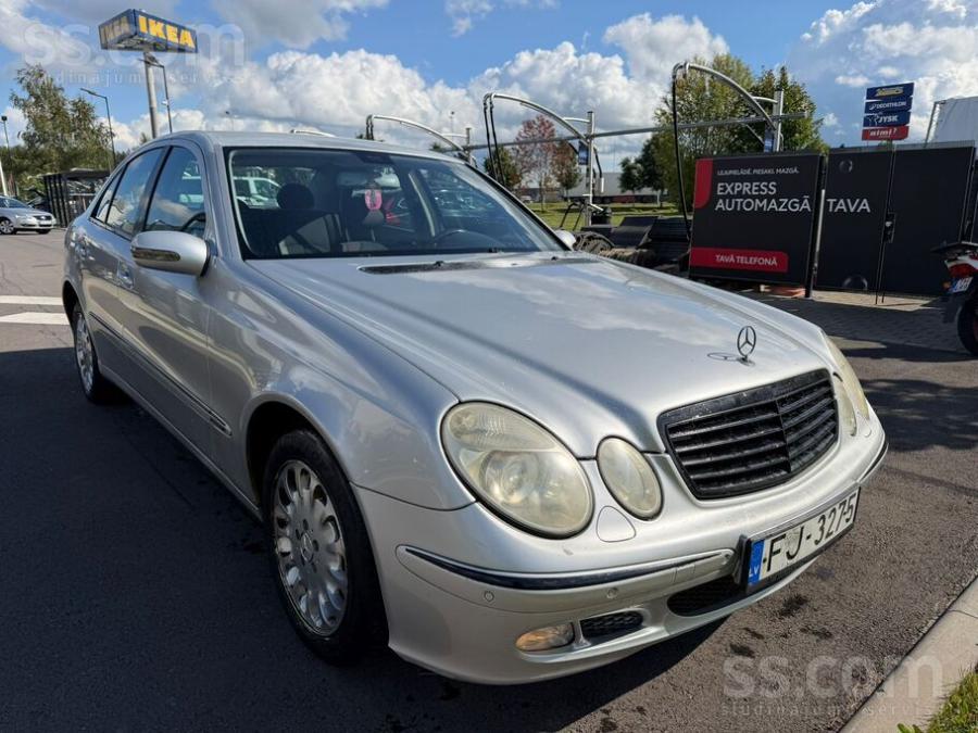 Grey Mercedes-Benz E 220 2002 in Riga, with an engine capacity of 2.20 L and mileage of 269 thousand km for 1500 €, photo 1 on AUTOMOTO.COM.LV