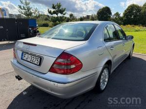 Grey Mercedes-Benz E 220 2002 in Riga, with an engine capacity of 2.20 L and mileage of 269 thousand km for 1500 €, photo 5 on AUTOMOTO.COM.LV