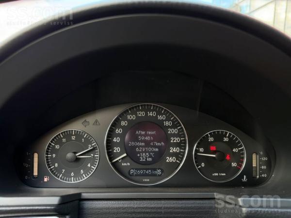 Pelēks Mercedes-Benz E 220 2002 Rīga, ar dzinēja tilpumu 2.20 L un nobraukumu 269 tūkst. km par 1500 €, foto 9 vietnē AUTOMOTO.COM.LV