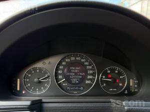 Grey Mercedes-Benz E 220 2002 in Riga, with an engine capacity of 2.20 L and mileage of 269 thousand km for 1500 €, photo 9 on AUTOMOTO.COM.LV