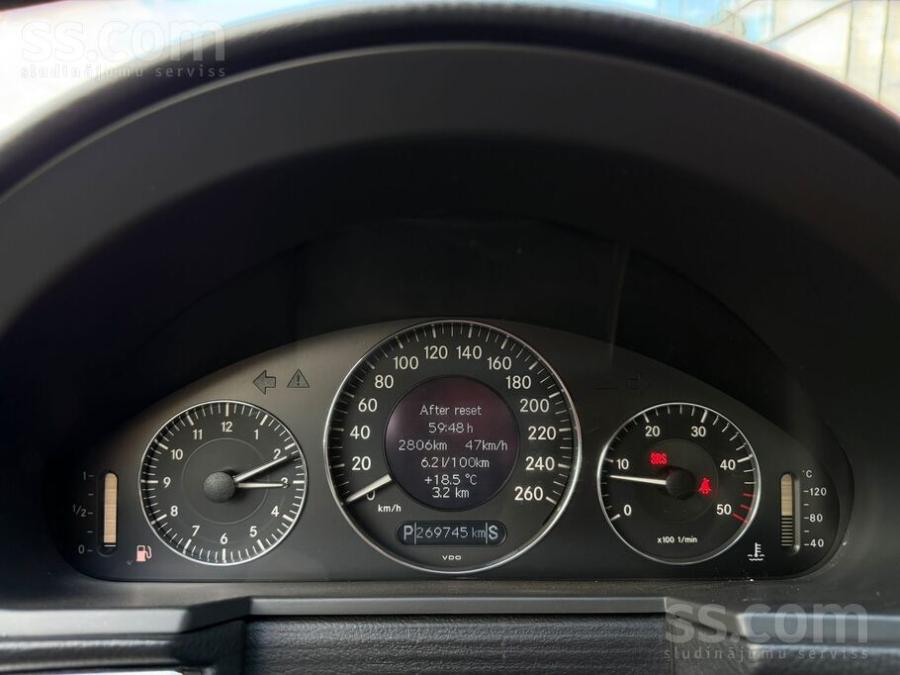 Grey Mercedes-Benz E 220 2002 in Riga, with an engine capacity of 2.20 L and mileage of 269 thousand km for 1500 €, photo 9 on AUTOMOTO.COM.LV