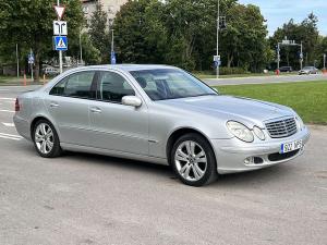 Pelēks Mercedes-Benz E 220 2002 Narva, ar dzinēja tilpumu 2.10 L un nobraukumu 429 tūkst. km par 2499 €, foto 3 vietnē AUTOMOTO.COM.LV