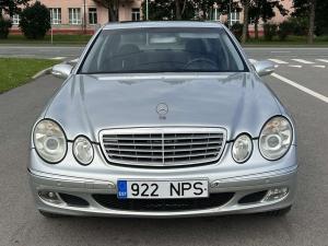 Pelēks Mercedes-Benz E 220 2002 Narva, ar dzinēja tilpumu 2.10 L un nobraukumu 429 tūkst. km par 2499 €, foto 14 vietnē AUTOMOTO.COM.LV