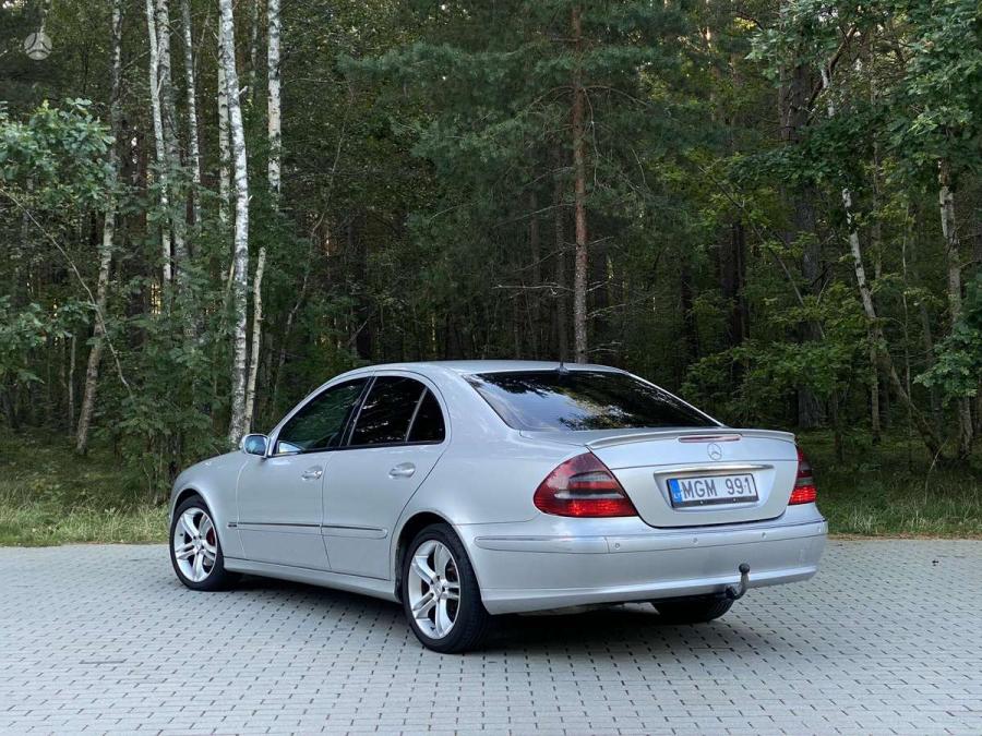 Pelēks Mercedes-Benz E 220 2002 Klaipėda, ar dzinēja tilpumu 2.15 L un nobraukumu 334 tūkst. km par 2500 €, foto 3 vietnē AUTOMOTO.COM.LV