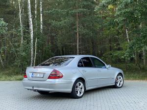Pelēks Mercedes-Benz E 220 2002 Klaipėda, ar dzinēja tilpumu 2.15 L un nobraukumu 334 tūkst. km par 2500 €, foto 6 vietnē AUTOMOTO.COM.LV