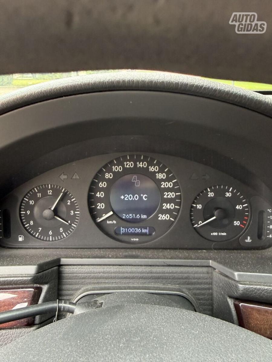 Серый Мерседес E 220 2002 в Алитус, объемом двигателя 2.20 л и пробегом 310 тыс. км за 1250 €, фото 12 на AUTOMOTO.COM.LV