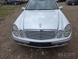 Pelēks Mercedes-Benz E 220 2002 Daugavpils, ar dzinēja tilpumu 2.20 L un nobraukumu 300 tūkst. km par 900 €, foto  vietnē AUTOMOTO.COM.LV