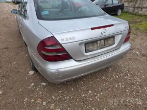 Pelēks Mercedes-Benz E 220 2002 Daugavpils, ar dzinēja tilpumu 2.20 L un nobraukumu 300 tūkst. km par 900 €, foto 3 vietnē AUTOMOTO.COM.LV