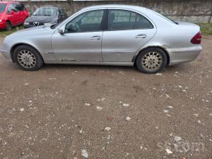 Pelēks Mercedes-Benz E 220 2002 Daugavpils, ar dzinēja tilpumu 2.20 L un nobraukumu 300 tūkst. km par 900 €, foto 4 vietnē AUTOMOTO.COM.LV