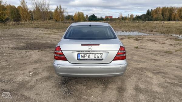 Серый Мерседес E 220 2002 в Шяуляй, объемом двигателя 2.20 л и пробегом 296 тыс. км за 1850 €, фото 4 на AUTOMOTO.COM.LV