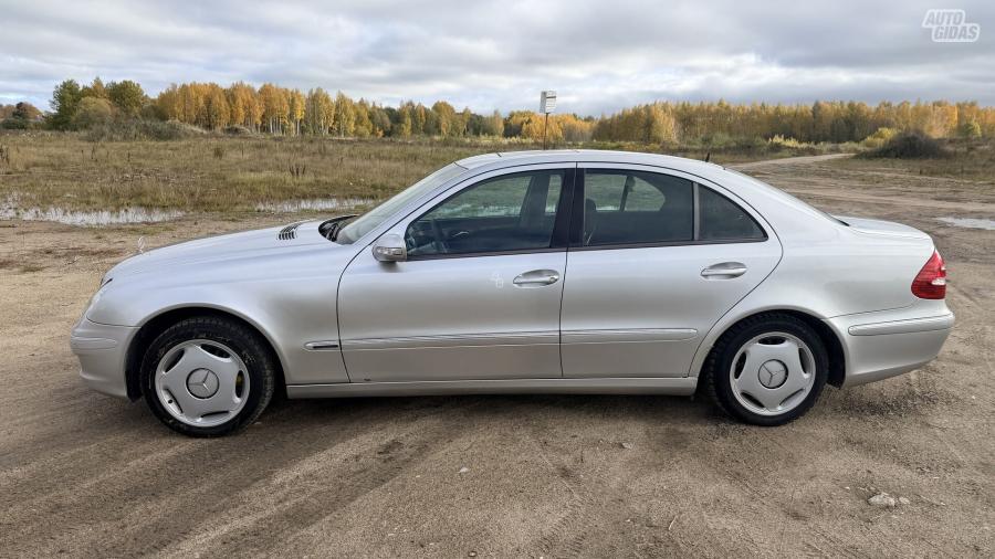 Pelēks Mercedes-Benz E 220 2002 Šauļi, ar dzinēja tilpumu 2.20 L un nobraukumu 296 tūkst. km par 1850 €, foto 5 vietnē AUTOMOTO.COM.LV