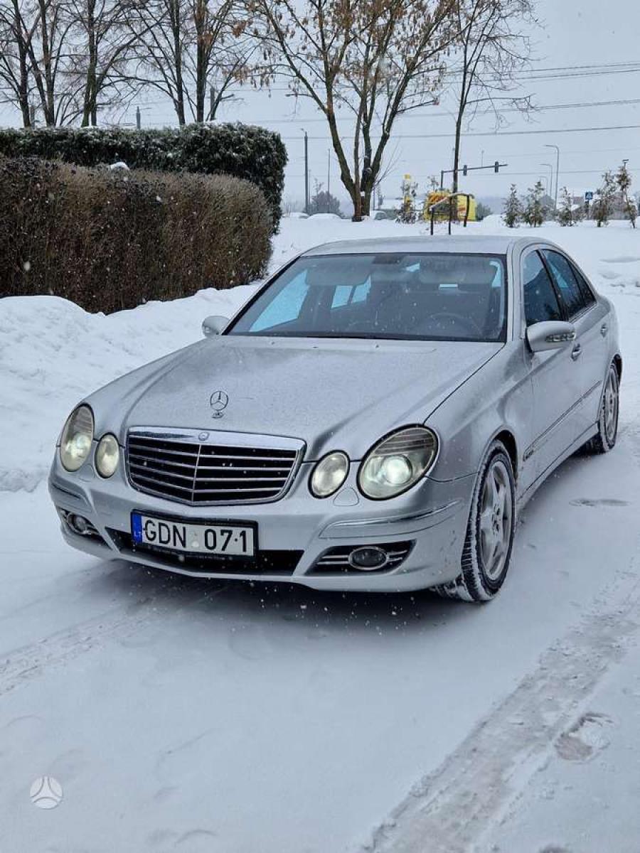 Grey Mercedes-Benz E 220 2003 in Kaunas, with an engine capacity of 2.15 L and mileage of 293 thousand km for 2400 €, photo 1 on AUTOMOTO.COM.LV