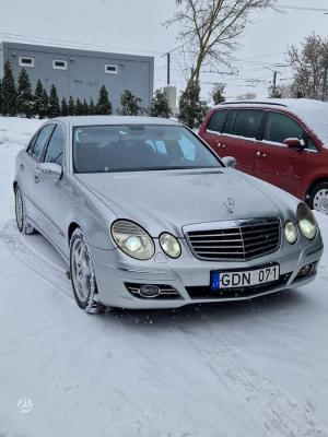 Grey Mercedes-Benz E 220 2003 in Kaunas, with an engine capacity of 2.15 L and mileage of 293 thousand km for 2400 €, photo 2 on AUTOMOTO.COM.LV