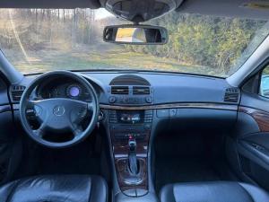 Серый Мерседес E 220 2003 в Рига, объемом двигателя 2.20 л и пробегом 435 тыс. км за 2300 €, фото 9 на AUTOMOTO.COM.LV