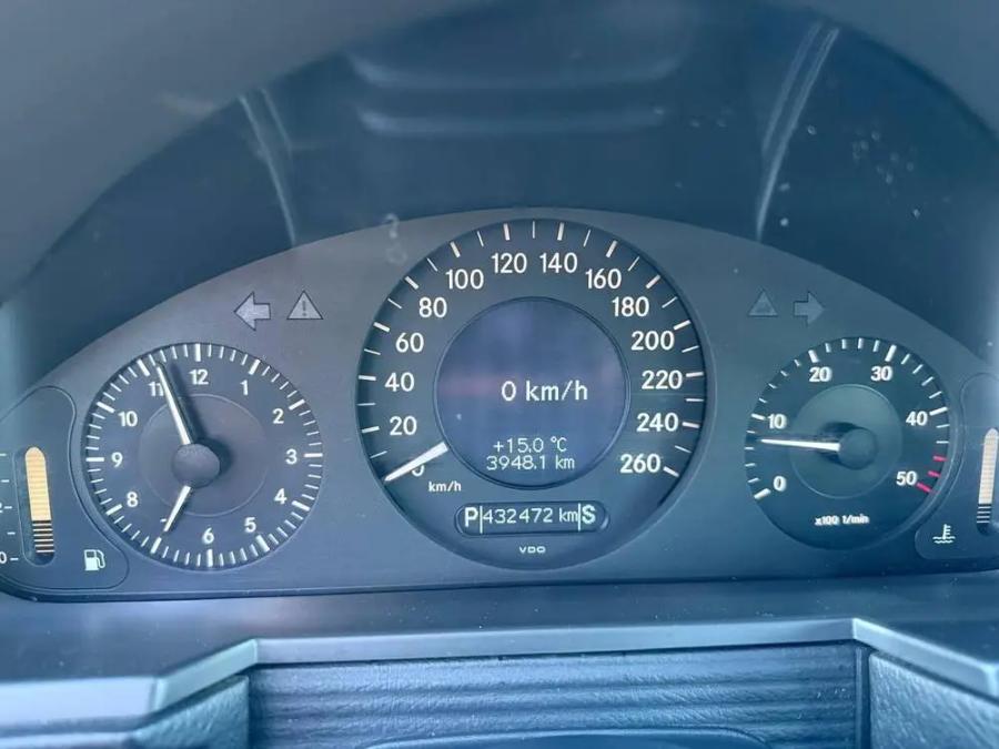 Серый Мерседес E 220 2003 в Рига, объемом двигателя 2.20 л и пробегом 435 тыс. км за 2300 €, фото 14 на AUTOMOTO.COM.LV