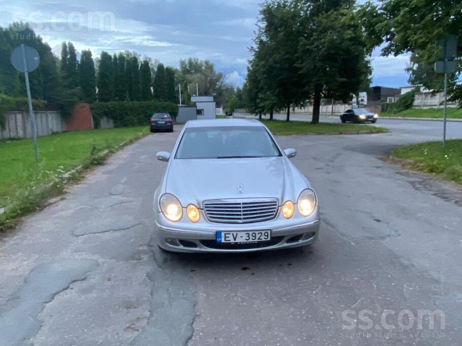 Pelēks Mercedes-Benz E 220 2003 Rīga, ar dzinēja tilpumu 2.20 L un nobraukumu 262 tūkst. km par 1250 €, foto 1 vietnē AUTOMOTO.COM.LV