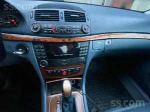 Pelēks Mercedes-Benz E 220 2003 Rīga, ar dzinēja tilpumu 2.20 L un nobraukumu 262 tūkst. km par 1250 €, foto 11 vietnē AUTOMOTO.COM.LV