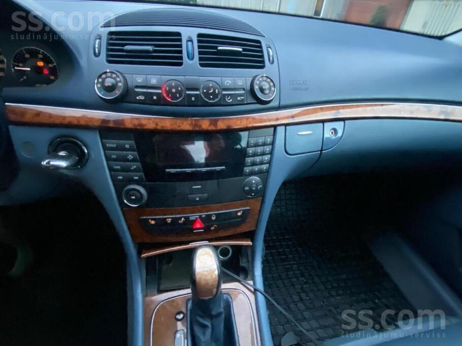 Pelēks Mercedes-Benz E 220 2003 Rīga, ar dzinēja tilpumu 2.20 L un nobraukumu 262 tūkst. km par 1250 €, foto 11 vietnē AUTOMOTO.COM.LV