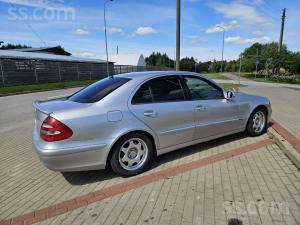Серый Мерседес E 220 2003 в Валмиера, объемом двигателя 2.20 л и пробегом 383 тыс. км за 2450 €, фото 5 на AUTOMOTO.COM.LV