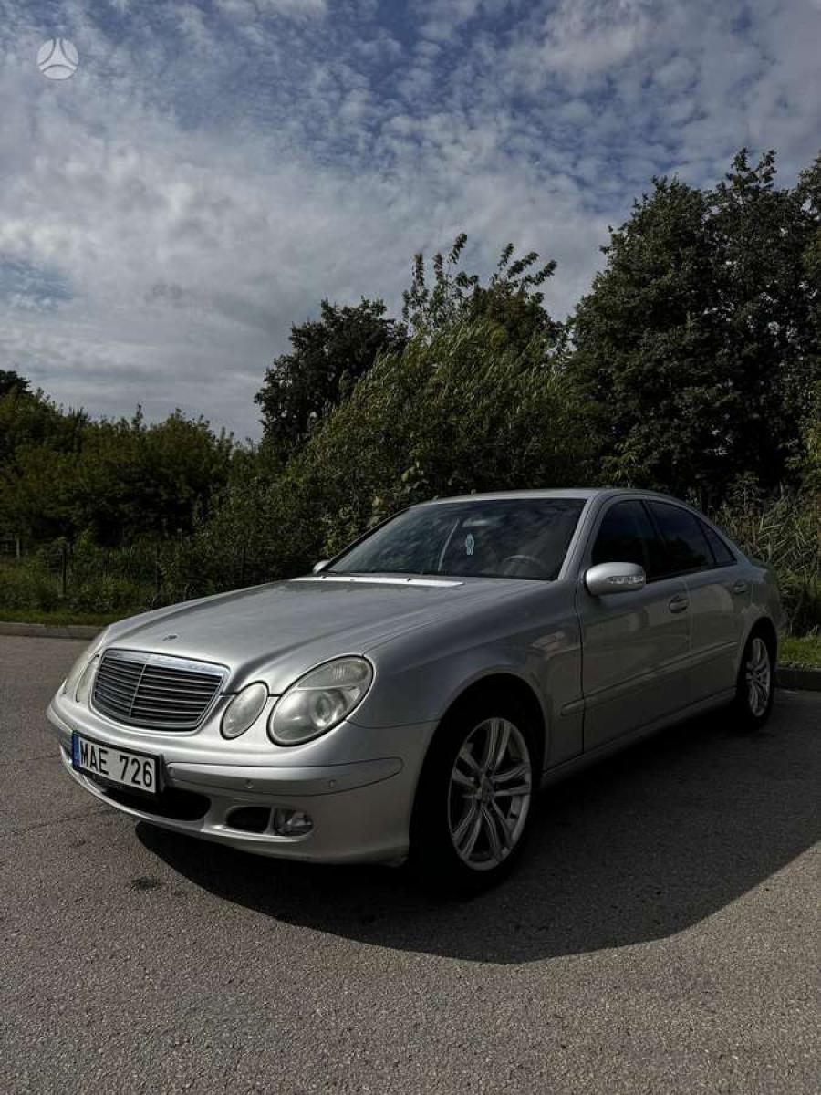 Grey Mercedes-Benz E 220 2003 in Radviliskis, with an engine capacity of 2.15 L and mileage of 344 thousand km for 2000 €, photo 1 on AUTOMOTO.COM.LV
