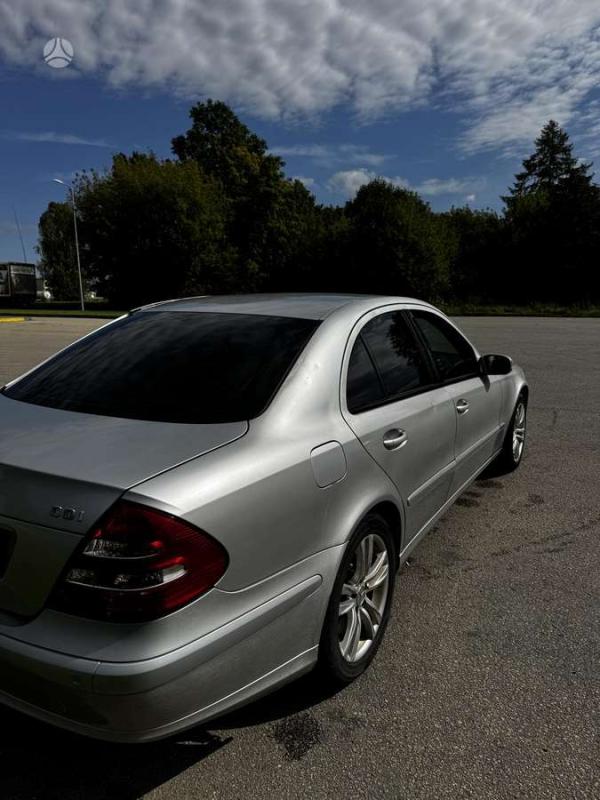 Pelēks Mercedes-Benz E 220 2003 Radviliškis, ar dzinēja tilpumu 2.15 L un nobraukumu 344 tūkst. km par 2000 €, foto 6 vietnē AUTOMOTO.COM.LV