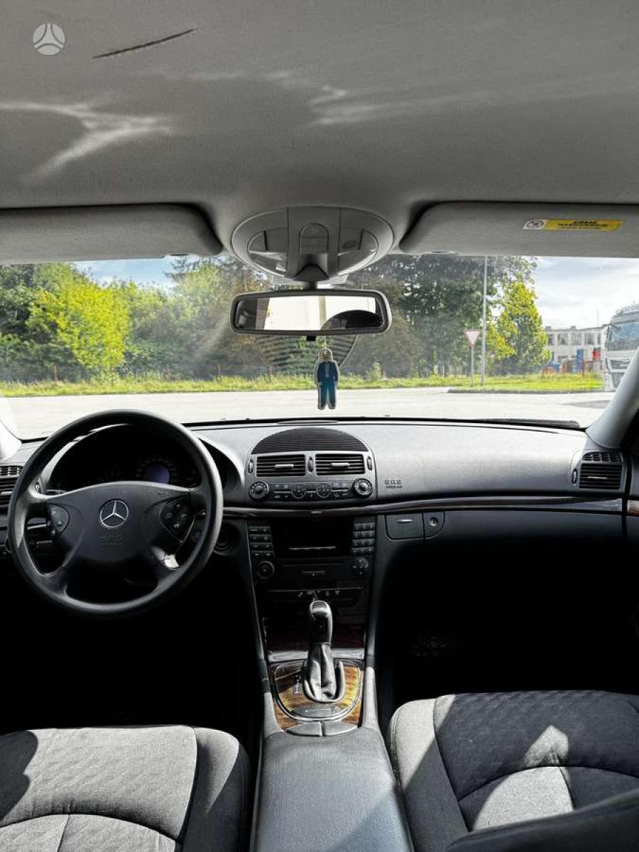 Grey Mercedes-Benz E 220 2003 in Radviliskis, with an engine capacity of 2.15 L and mileage of 344 thousand km for 2000 €, photo 9 on AUTOMOTO.COM.LV