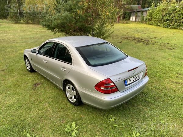 Pelēks Mercedes-Benz E 220 2003 Rīga, ar dzinēja tilpumu 2.20 L un nobraukumu 345 tūkst. km par 2700 €, foto 1 vietnē AUTOMOTO.COM.LV