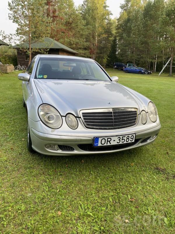 Pelēks Mercedes-Benz E 220 2003 Rīga, ar dzinēja tilpumu 2.20 L un nobraukumu 345 tūkst. km par 2700 €, foto 4 vietnē AUTOMOTO.COM.LV