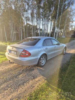 Серый Мерседес E 220 2003 в Цесис, объемом двигателя 2.20 л и пробегом 397 тыс. км за 2450 €, фото 5 на AUTOMOTO.COM.LV