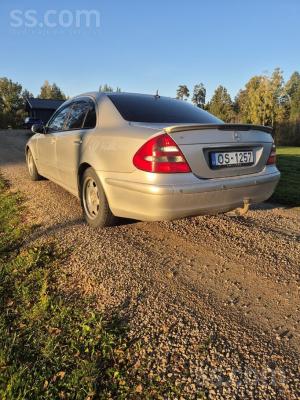 Серый Мерседес E 220 2003 в Цесис, объемом двигателя 2.20 л и пробегом 397 тыс. км за 2450 €, фото 7 на AUTOMOTO.COM.LV