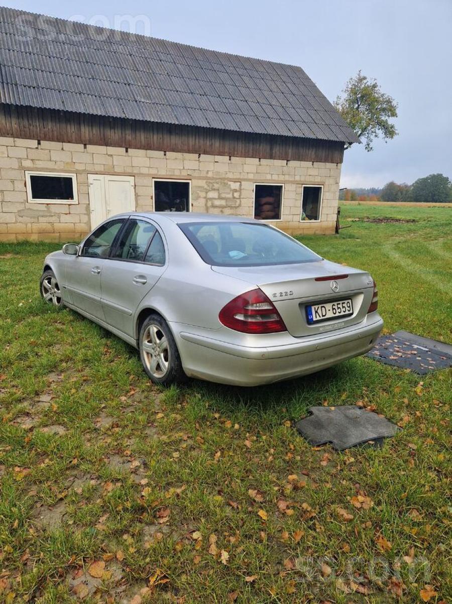Pelēks Mercedes-Benz E 220 2003 Rīga, ar dzinēja tilpumu 2.20 L un nobraukumu 370 tūkst. km par 1100 €, foto 4 vietnē AUTOMOTO.COM.LV