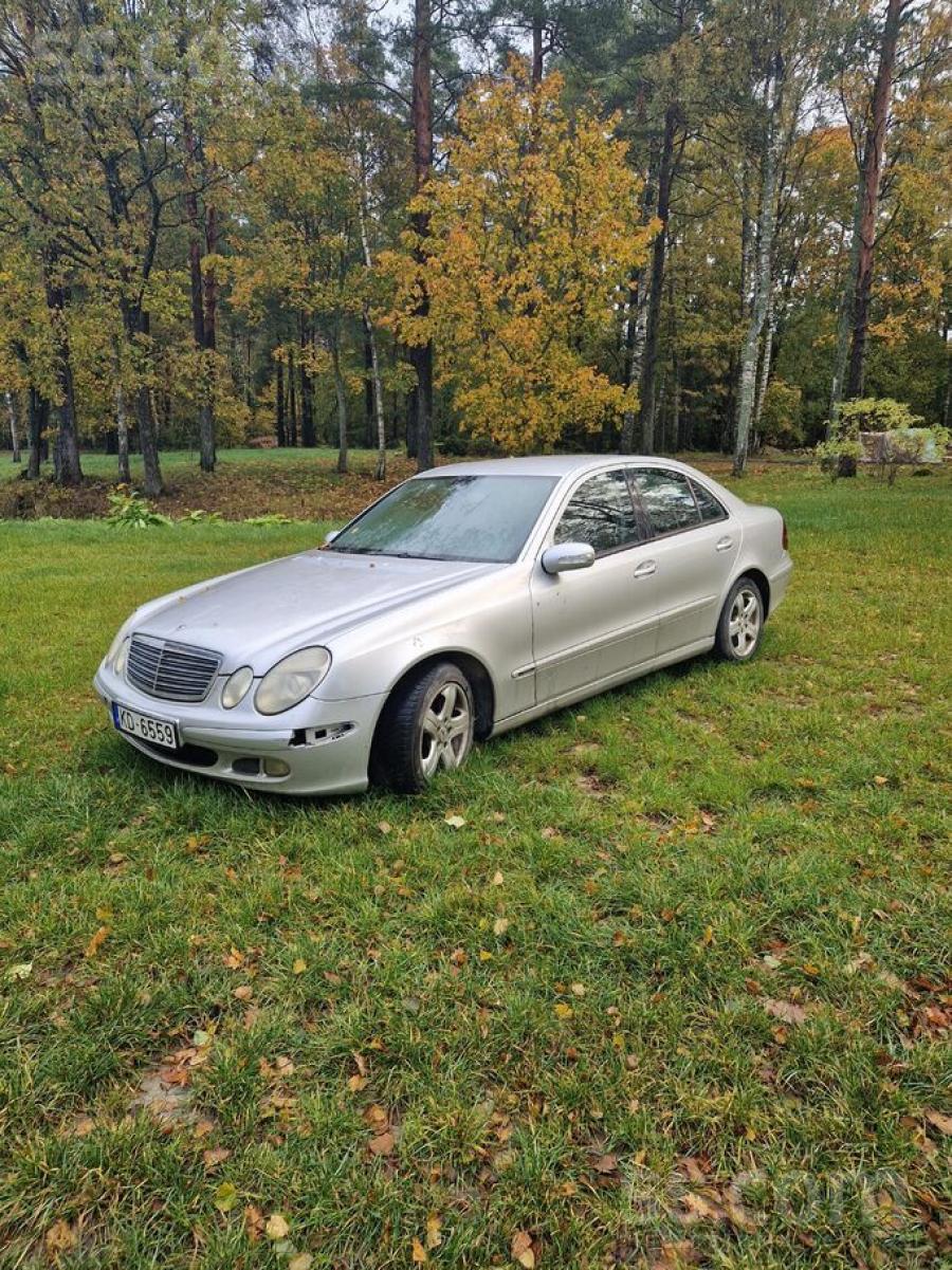 Pelēks Mercedes-Benz E 220 2003 Rīga, ar dzinēja tilpumu 2.20 L un nobraukumu 370 tūkst. km par 1100 €, foto 5 vietnē AUTOMOTO.COM.LV