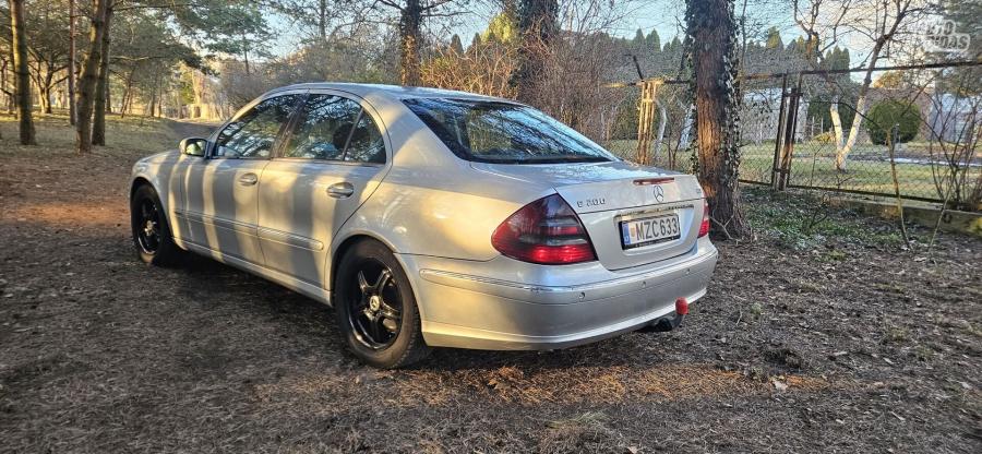 Pelēks Mercedes-Benz E 220 2004 Kauņa, ar dzinēja tilpumu 2.20 L un nobraukumu 385 tūkst. km par 2450 €, foto 5 vietnē AUTOMOTO.COM.LV