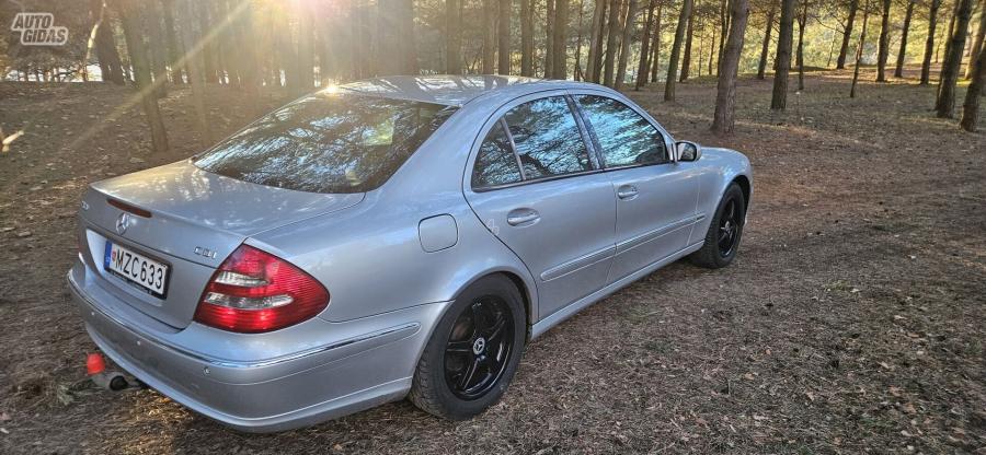 Pelēks Mercedes-Benz E 220 2004 Kauņa, ar dzinēja tilpumu 2.20 L un nobraukumu 341 tūkst. km par 2350 €, foto 4 vietnē AUTOMOTO.COM.LV