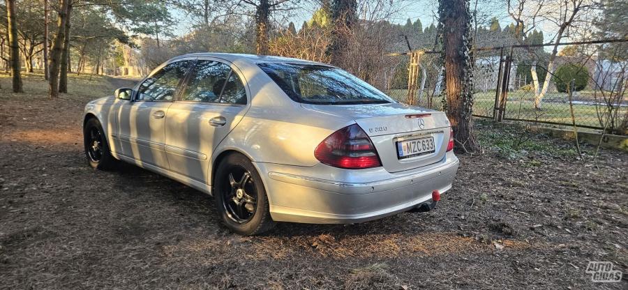 Grey Mercedes-Benz E 220 2004 in Kaunas, with an engine capacity of 2.20 L and mileage of 341 thousand km for 2350 €, photo 5 on AUTOMOTO.COM.LV