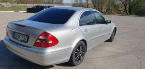 Grey Mercedes-Benz E 220 2004 in Vilnius, with an engine capacity of 2.20 L and mileage of 211 thousand km for 4999 €, photo 7 on AUTOMOTO.COM.LV
