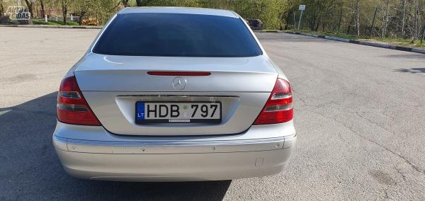 Grey Mercedes-Benz E 220 2004 in Vilnius, with an engine capacity of 2.20 L and mileage of 211 thousand km for 4999 €, photo 8 on AUTOMOTO.COM.LV