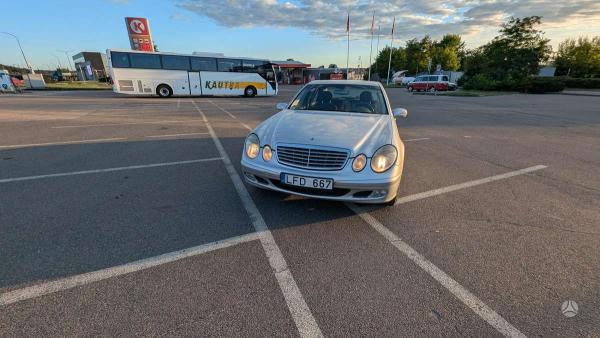 Pelēks Mercedes-Benz E 220 2004 Viļņa, ar dzinēja tilpumu 2.15 L un nobraukumu 310 tūkst. km par 2300 €, foto 1 vietnē AUTOMOTO.COM.LV