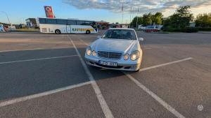 Pelēks Mercedes-Benz E 220 2004 Viļņa, ar dzinēja tilpumu 2.15 L un nobraukumu 310 tūkst. km par 2300 €, foto  vietnē AUTOMOTO.COM.LV