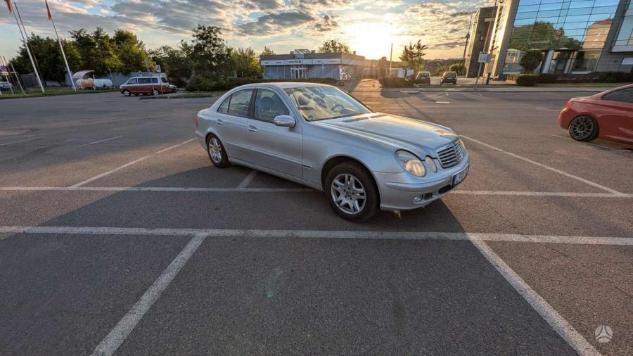 Grey Mercedes-Benz E 220 2004 in Vilnius, with an engine capacity of 2.15 L and mileage of 310 thousand km for 2300 €, photo 3 on AUTOMOTO.COM.LV