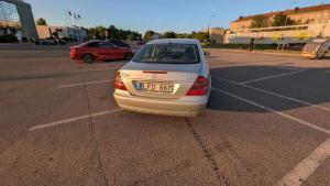 Grey Mercedes-Benz E 220 2004 in Vilnius, with an engine capacity of 2.15 L and mileage of 310 thousand km for 2300 €, photo 7 on AUTOMOTO.COM.LV