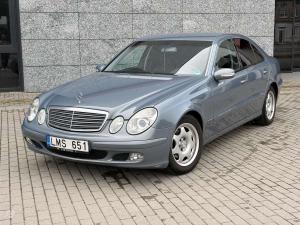 Серый Мерседес E 220 2004 в Клайпеда, объемом двигателя 2.15 л и пробегом 264 тыс. км за 2780 €, фото  на AUTOMOTO.COM.LV