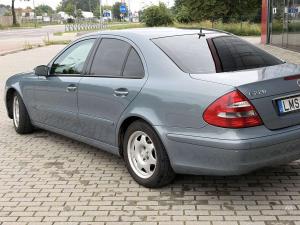 Grey Mercedes-Benz E 220 2004 in Klaipeda, with an engine capacity of 2.15 L and mileage of 264 thousand km for 2780 €, photo 5 on AUTOMOTO.COM.LV